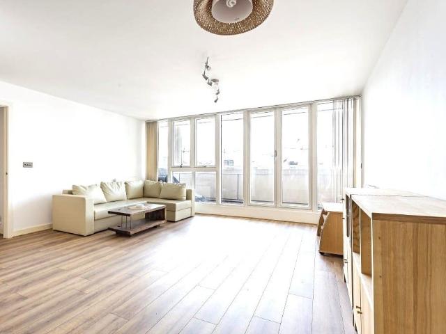 2 Bed Flat, Eastern Quay Apts, E16