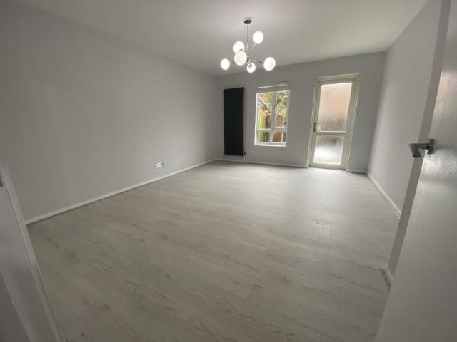 2 Bed Flat, Eastney Road, CR0