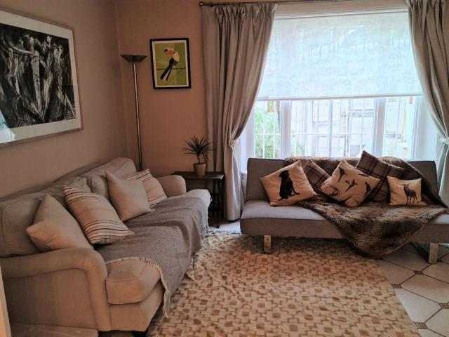 2 Bed Flat, Eardley Crescent, SW5