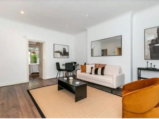 2 Bed Flat, Eardley Crescent, SW5