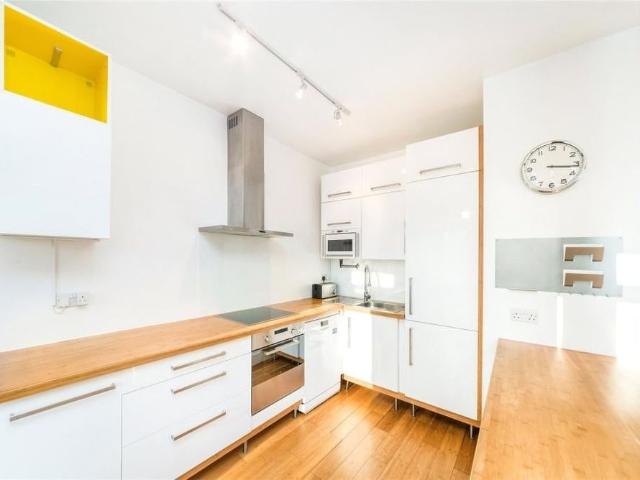 2 Bed Flat, Earls Court Road, SW5