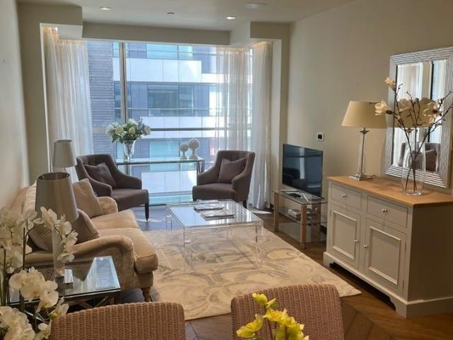 2 Bed Flat, Earls Way, SE1
