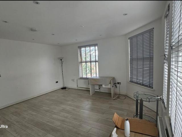 2 Bed Flat, Earlsfield Road, SW18