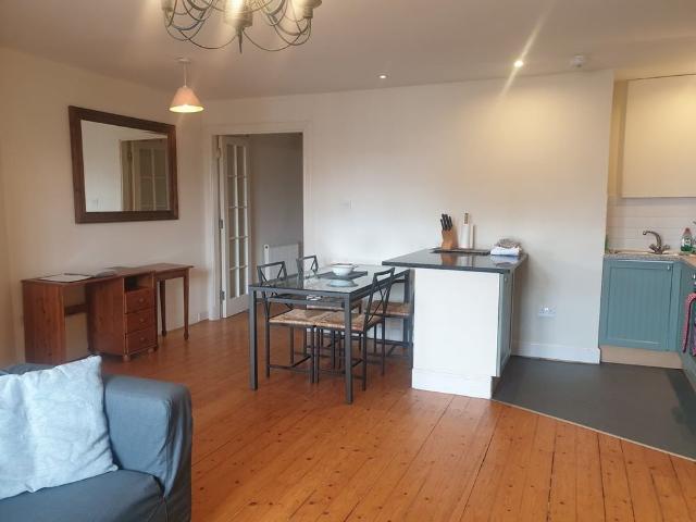 2 Bed Flat, Edinburgh, EH2