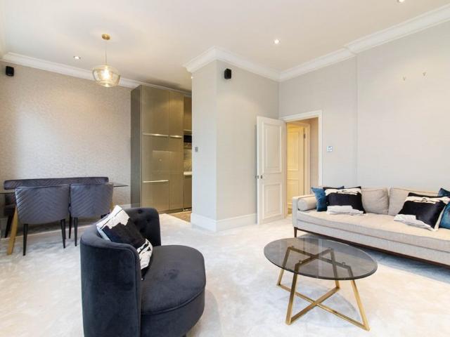 2 Bed Flat, Egerton Gardens, SW3