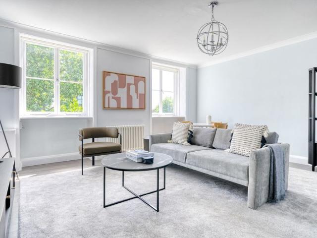 2 Bed Flat, Egerton Place, SW3