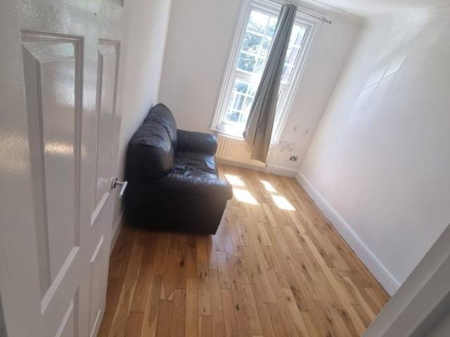 2 Bed Flat, Egmont Street, SE14