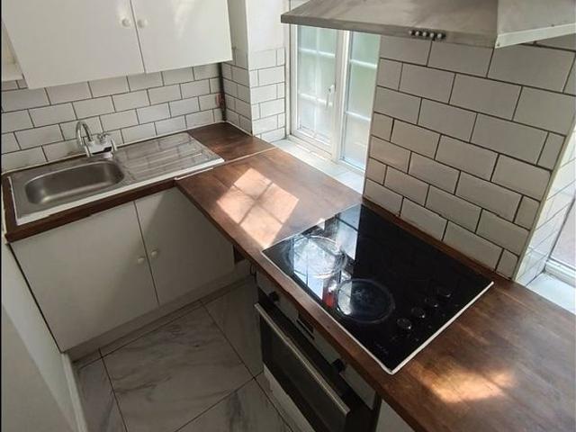 2 Bed Flat, Elder Gardens, SE27