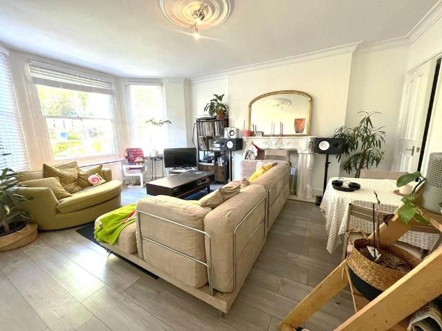 2 Bed Flat, Eliot Park, SE13