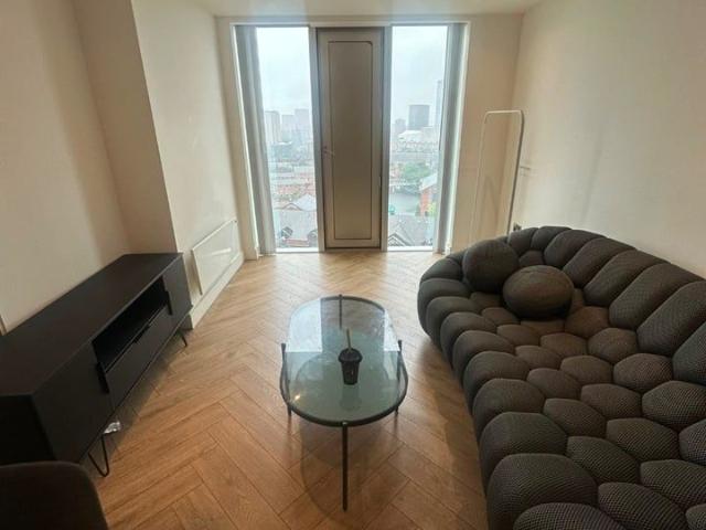 2 Bed Flat, Elizabeth Tower At Crown Street, M15