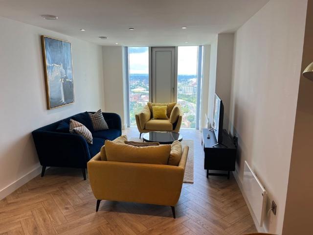 2 Bed Flat, Elizabeth Tower, M15