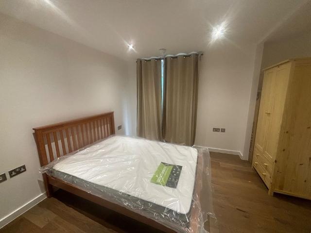 2 Bed Flat, Elm Road, HA9