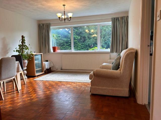 2 Bed Flat, Elmsleigh Court, SO16