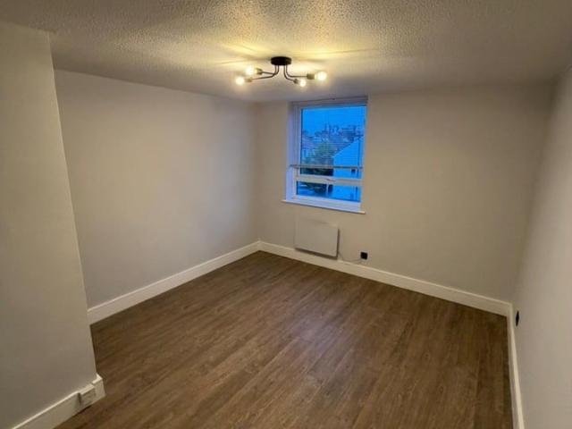 2 Bed Flat, Elmwood Road, CR0