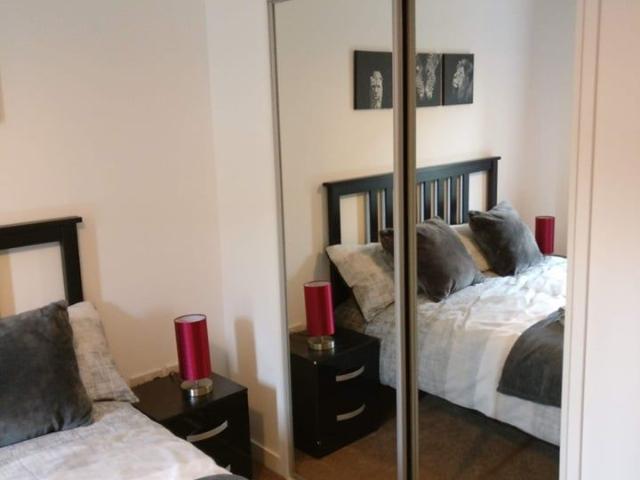 2 Bed Flat, Elsie Inglis Way, EH7