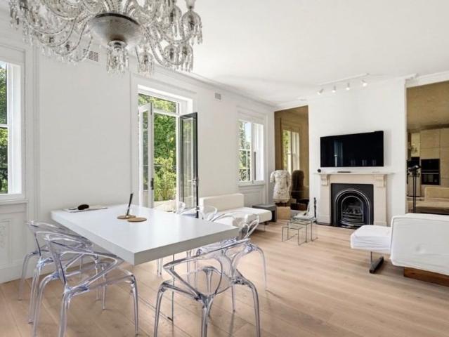 2 Bed Flat, Ennismore Gardens, SW7