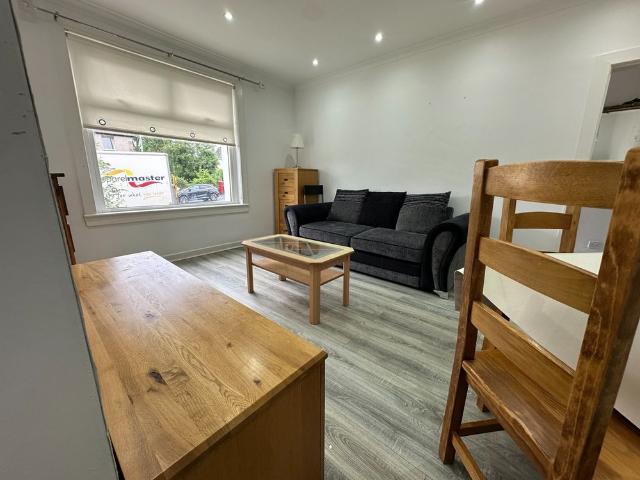 2 Bed Flat, Fulton St, G13