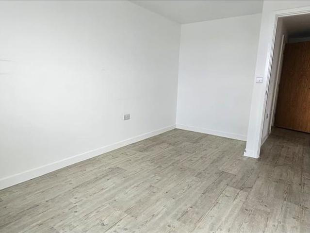 2 Bed Flat, Furness Quay, M50