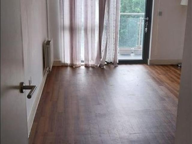 2 Bed Flat, Fairbanks Court, HA0
