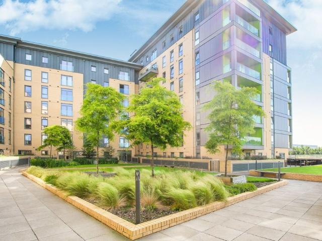 2 Bed Flat, Falcondale Court, NW10