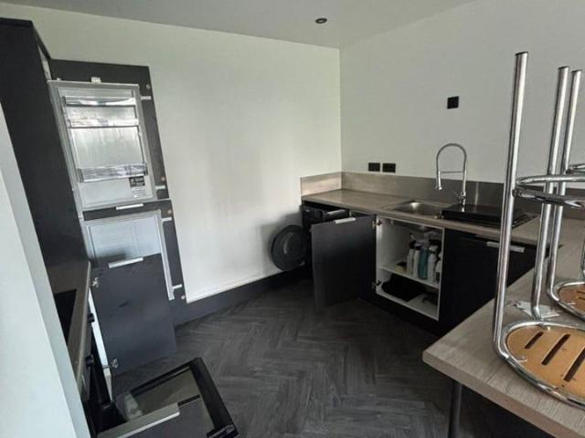 2 Bed Flat, Faroe, LS12