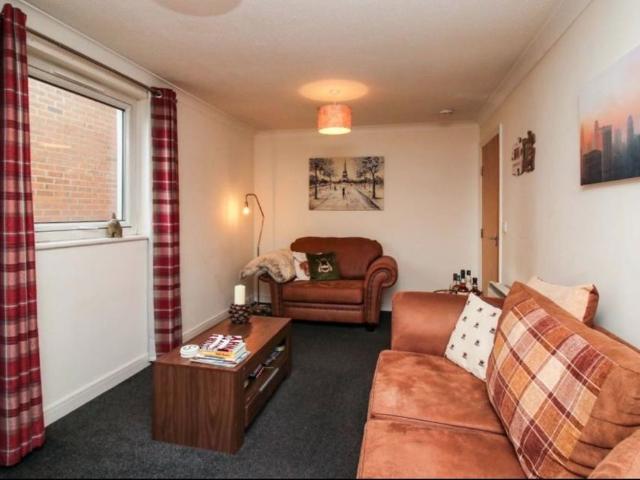 2 Bed Flat, Ferry Gait Drive, EH4