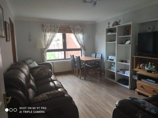 2 Bed Flat, Ferry Road, G3