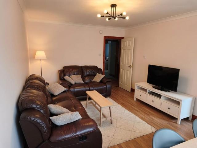 2 Bed Flat, Ferry Road, G3