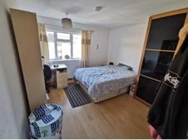 2 Bed Flat, Firrhill Drive, EH13