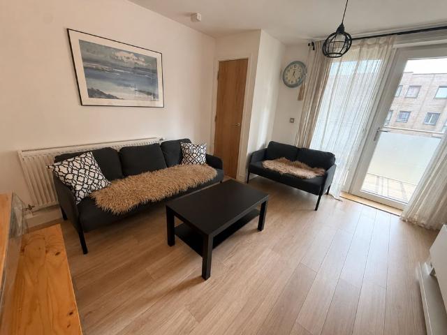 2 Bed Flat, Flowers Close, NW2