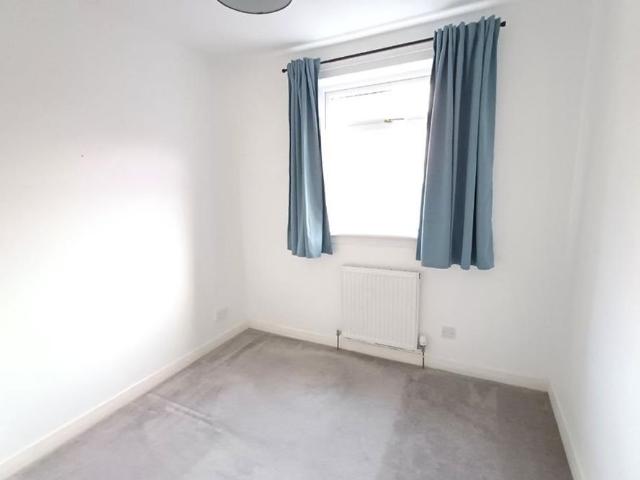 2 bed flat for rent in Maybury