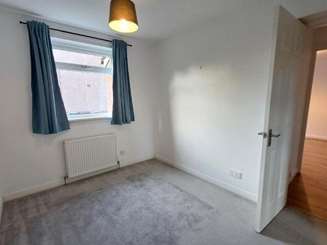2 bed flat for rent in Maybury