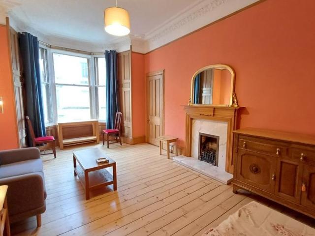 2 bed flat for rent in Merchiston