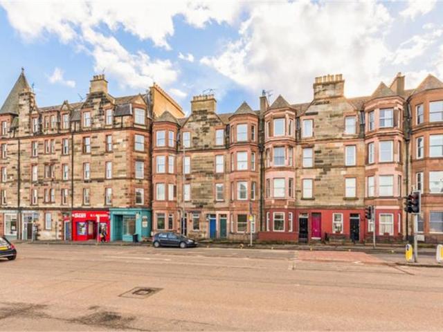 2 bed flat for rent in Blacket