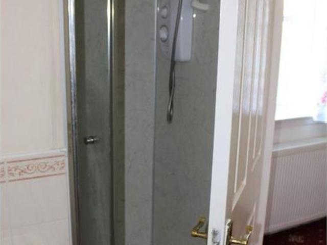 2 bed flat for rent in Restalrig