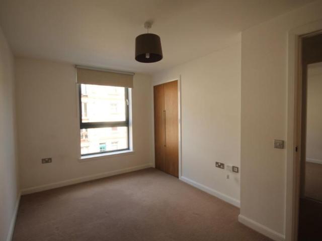 2 bed flat for rent in Slateford