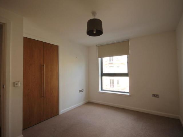 2 bed flat for rent in Slateford