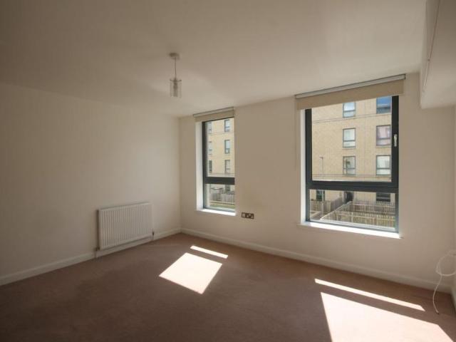 2 bed flat for rent in Slateford