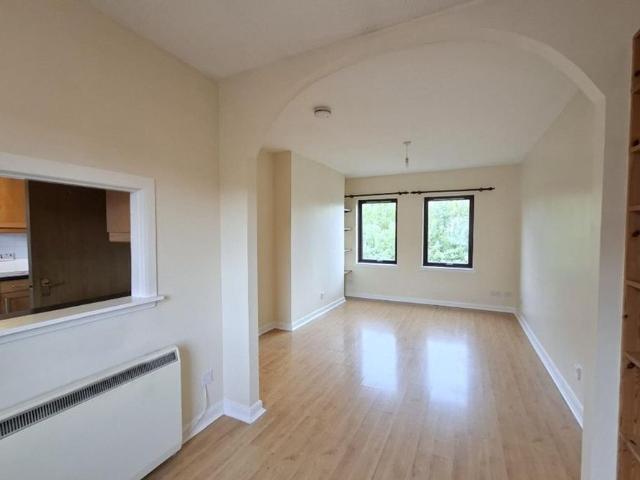 2 bed flat for rent in The Shore