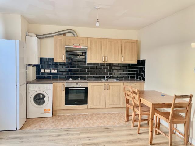2 BED FLAT FOR RENT LUCIEN ROAD, TOOTING, LONDON, SW17