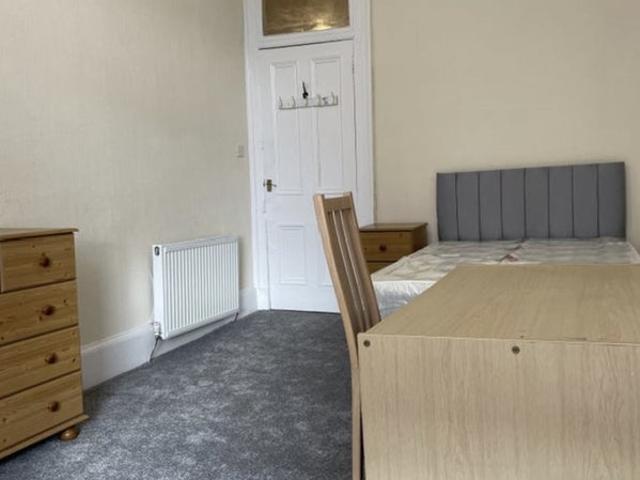 2 bed flat for rent