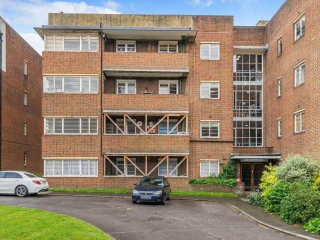 2 bed flat for sale in Dorchester Drive, SE24, London