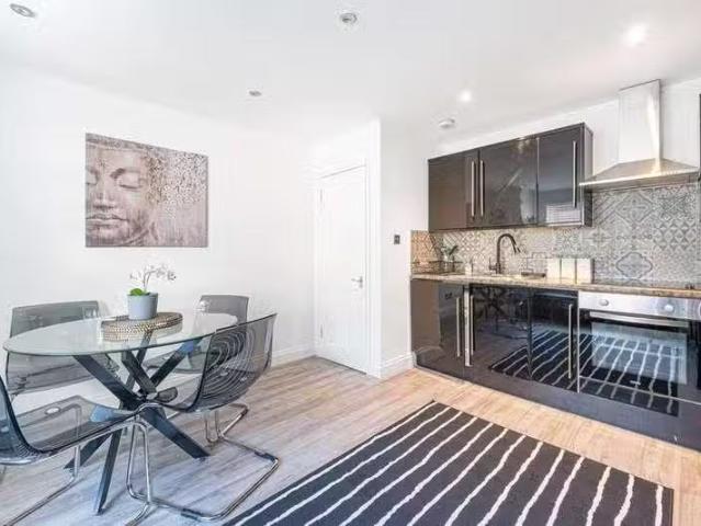 2 bed flat for sale in Great Western Road, W9, London