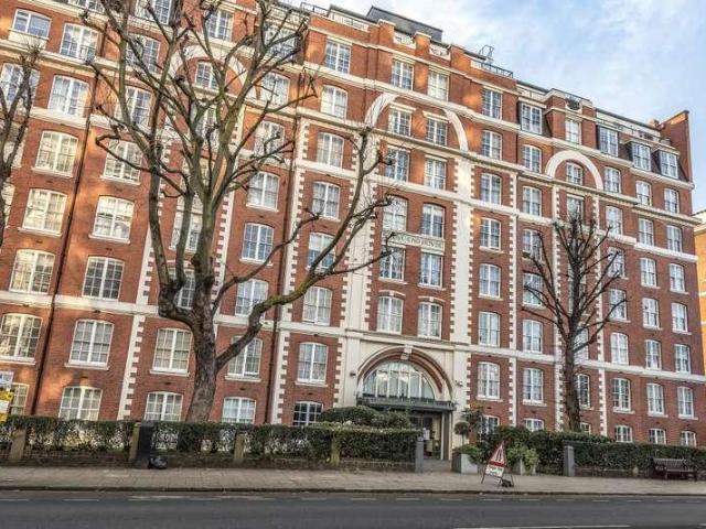 2 bed flat for sale in Grove End House, NW8, London