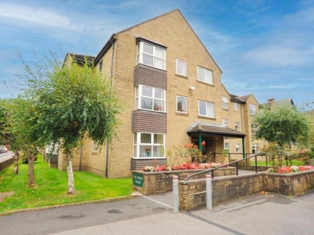 2 bed flat for sale