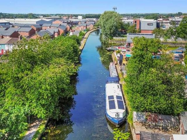 2 bed flat for sale