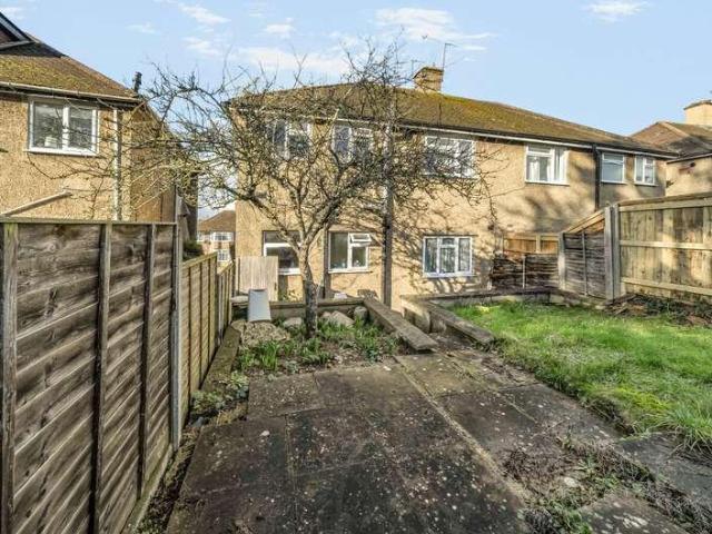 2 bed flat for sale