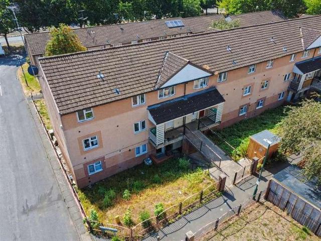 2 bed flat for sale