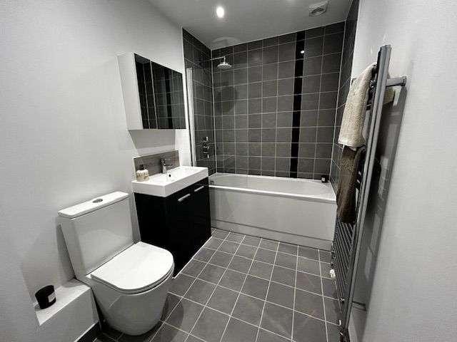 2 bed flat for sale