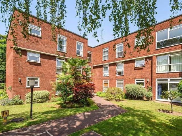 2 bed flat for sale